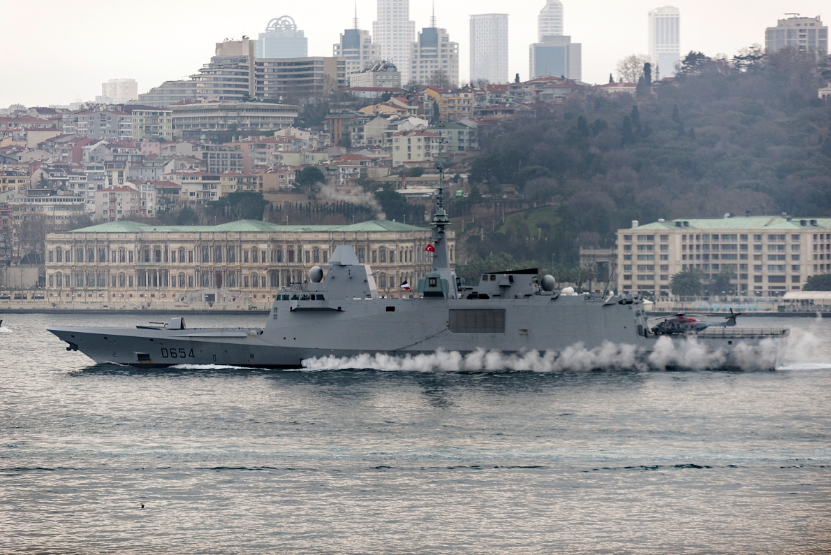 FRENCH FRIGATE PATROLS CRISIS ZONE - Warships International Fleet Review